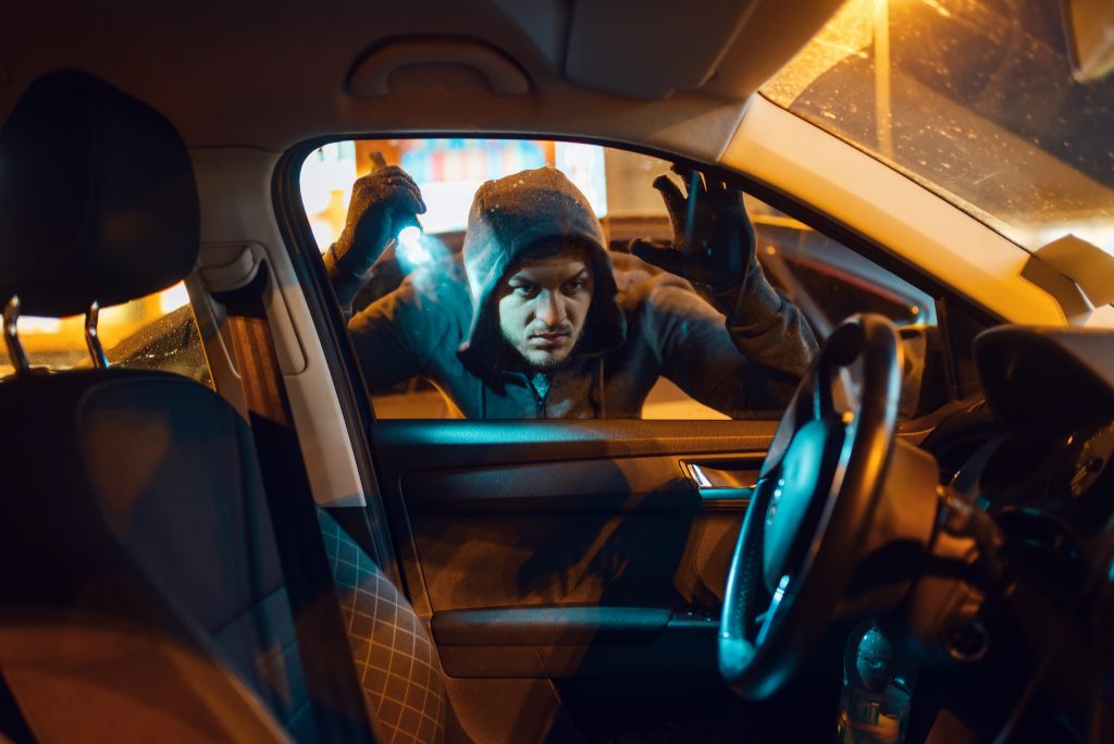 How to avoid being a victim of a hijacking and stay safe - Investi-Centre
